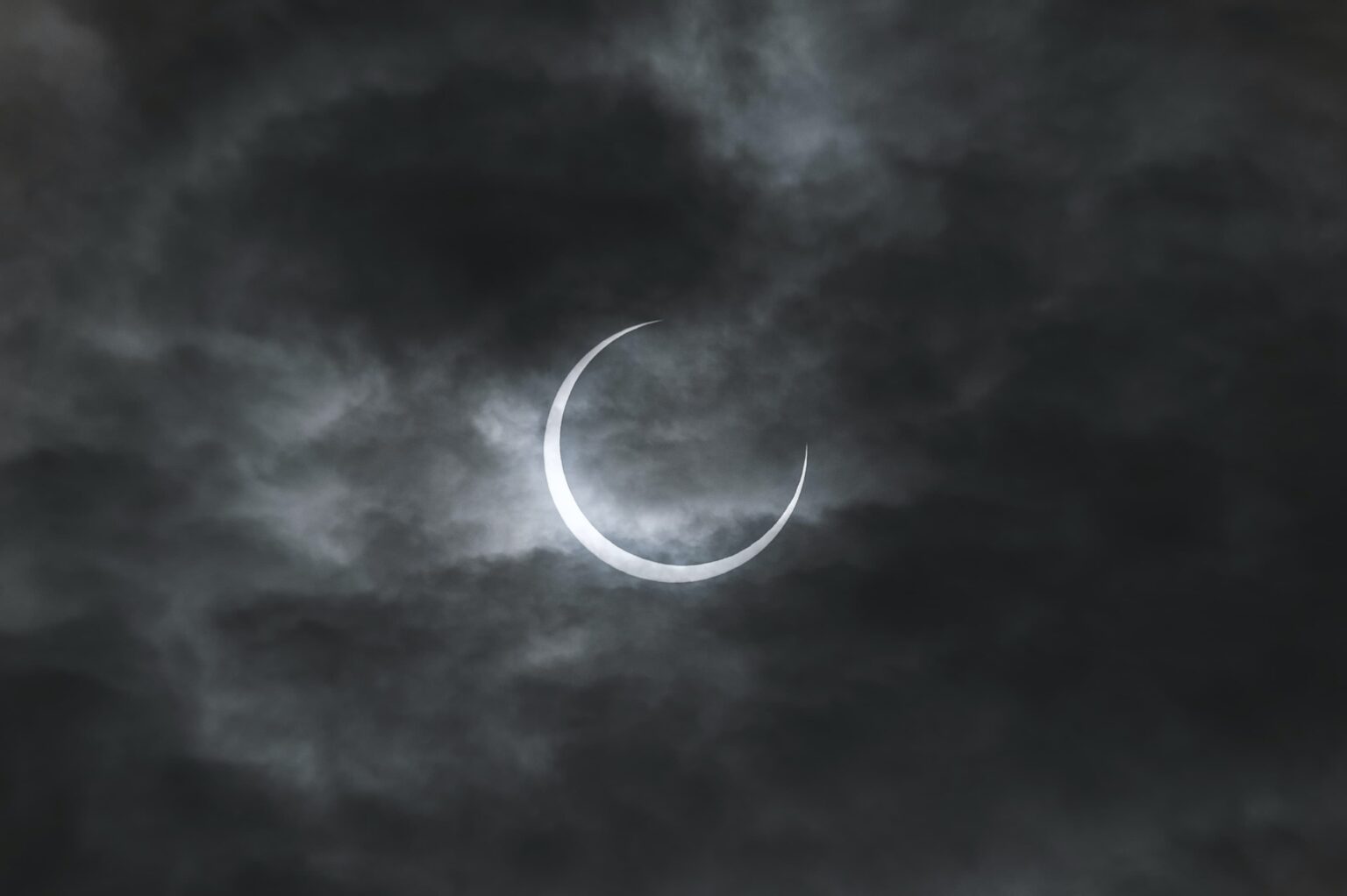 The Moon in the 2nd house: meaning, effects & more - Born Under Saturn